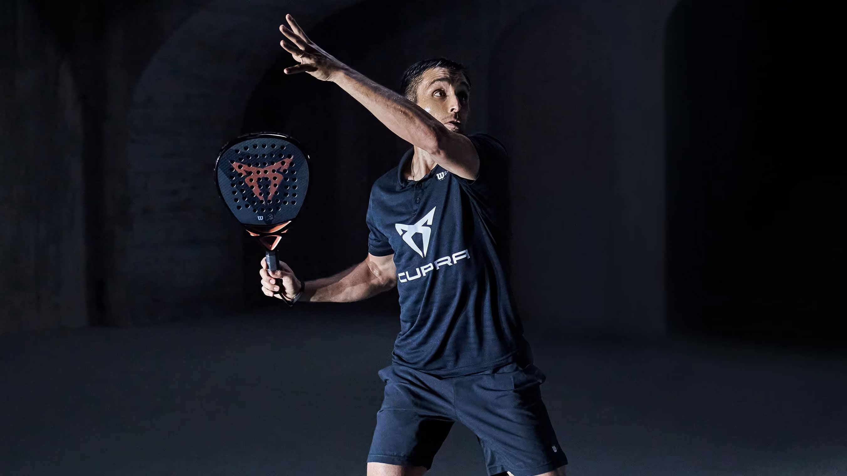 Der Wilson Bela CUPRA Padel-Schläger